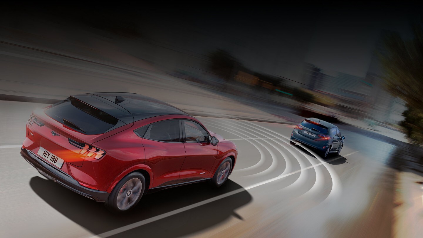 Ford Mustang Mach-E – plně elektrické SUV | Ford CZ